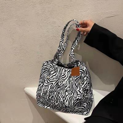 China Women Leopard Print Eco Canvas Tote Bag 32x28x14 cm Animal Pattern Shopping for sale