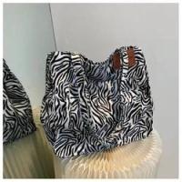 China Women Leopard Print Eco Canvas Tote Bag 32x28x14 cm Animal Pattern Shopping for sale