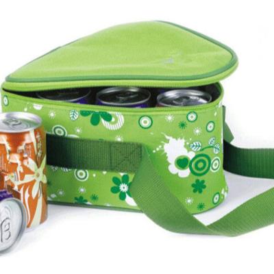 China Triangle 600D Polyester Insulated Cooler Bag Picnic Insulated Lunch Box With PEVA Lining for sale