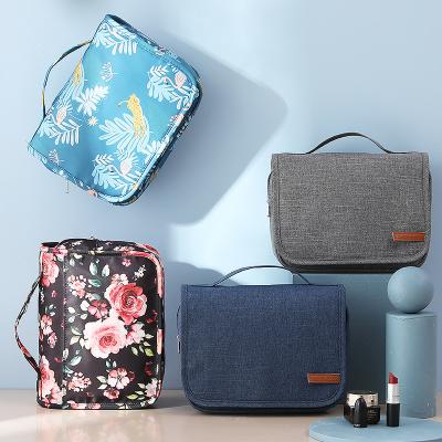 China Custom Waterproof Travel Makeup Bag Toiletry Organizer Hanging Wash Bag 1000 Pcs MOQ for sale