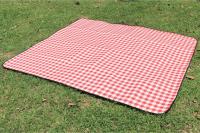 China Polyester PEVA Outdoor Picnic Mat Waterproof And Moistureproof for sale