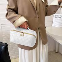 China Large Capacity PU Cosmetic Bag with Compartments 10.23x5.9x4.72 Inch for Women for sale