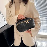China Large Capacity PU Cosmetic Bag with Compartments 10.23x5.9x4.72 Inch for Women for sale