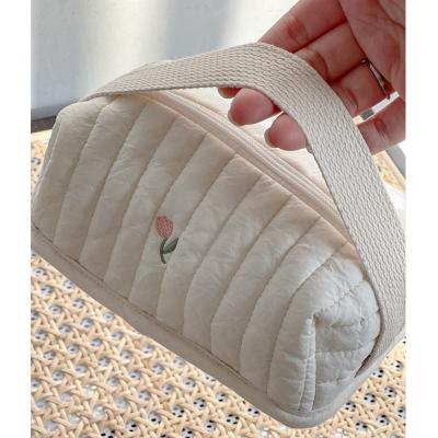 China Large Capacity Quilted Cotton Travel Cosmetic Bag 50cm x 38cm Lightweight Zipper Pouch for sale