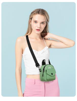 China Messenger Casual Small Canvas Bag Korean Style Cute Girl Crossbody Bag 20x15x8cm for sale