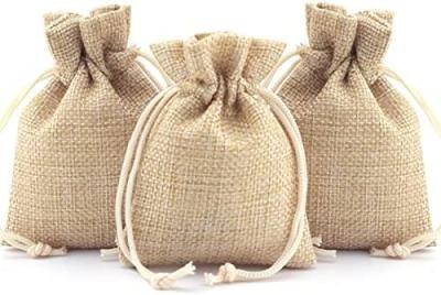 China Natural Burlap Drawstring Gift Bags 7.2x5.12x2.6 Inches for Wedding Party Favors Candy Packaging for sale