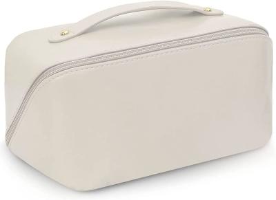 China Multifunctional Makeup Bags Waterproof Portable With Handle And Divider for sale