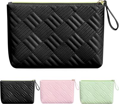 China Durable Waterproof Cosmetic Bag 7.16x2.36x5.5 Inch Shockproof Makeup Pouch 1000PCS for sale