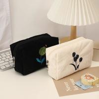 China Large Capacity Canvas Makeup Bag Travel Toiletry Organizer 0.1kg White Black Custom Logo for sale