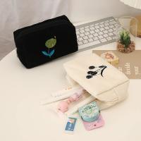 China Large Capacity Canvas Makeup Bag Travel Toiletry Organizer 0.1kg White Black Custom Logo for sale