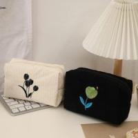China Large Capacity Canvas Makeup Bag Travel Toiletry Organizer 0.1kg White Black Custom Logo for sale
