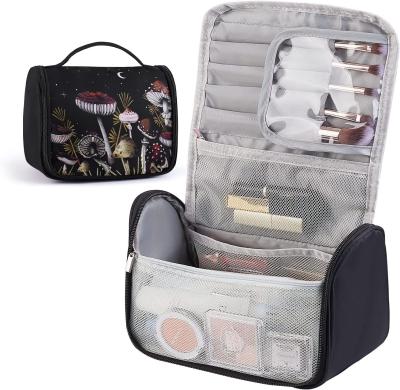 China Portable Waterproof Toiletry Bag 8.6x5x6.7in Lightweight Travel Makeup Organizer for Women for sale