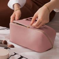 China Leather Waterproof Makeup Bag 9.05x4.72x7.72 Inches with Handle and Divider for Women for sale
