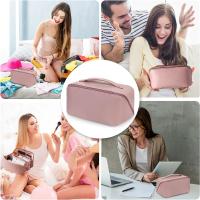 China Leather Waterproof Makeup Bag 9.05x4.72x7.72 Inches with Handle and Divider for Women for sale