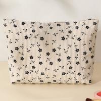 China Shockproof Protective Storage Cosmetic Bag Toiletry Bags With Zipper for sale