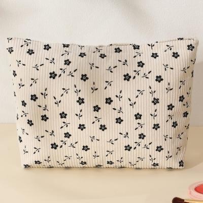 China Shockproof Protective Storage Cosmetic Bag Toiletry Bags With Zipper for sale