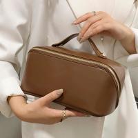 China Custom PU Leather Cosmetic Bag Waterproof Lightweight 0.01kg Travel Makeup Organizer for sale