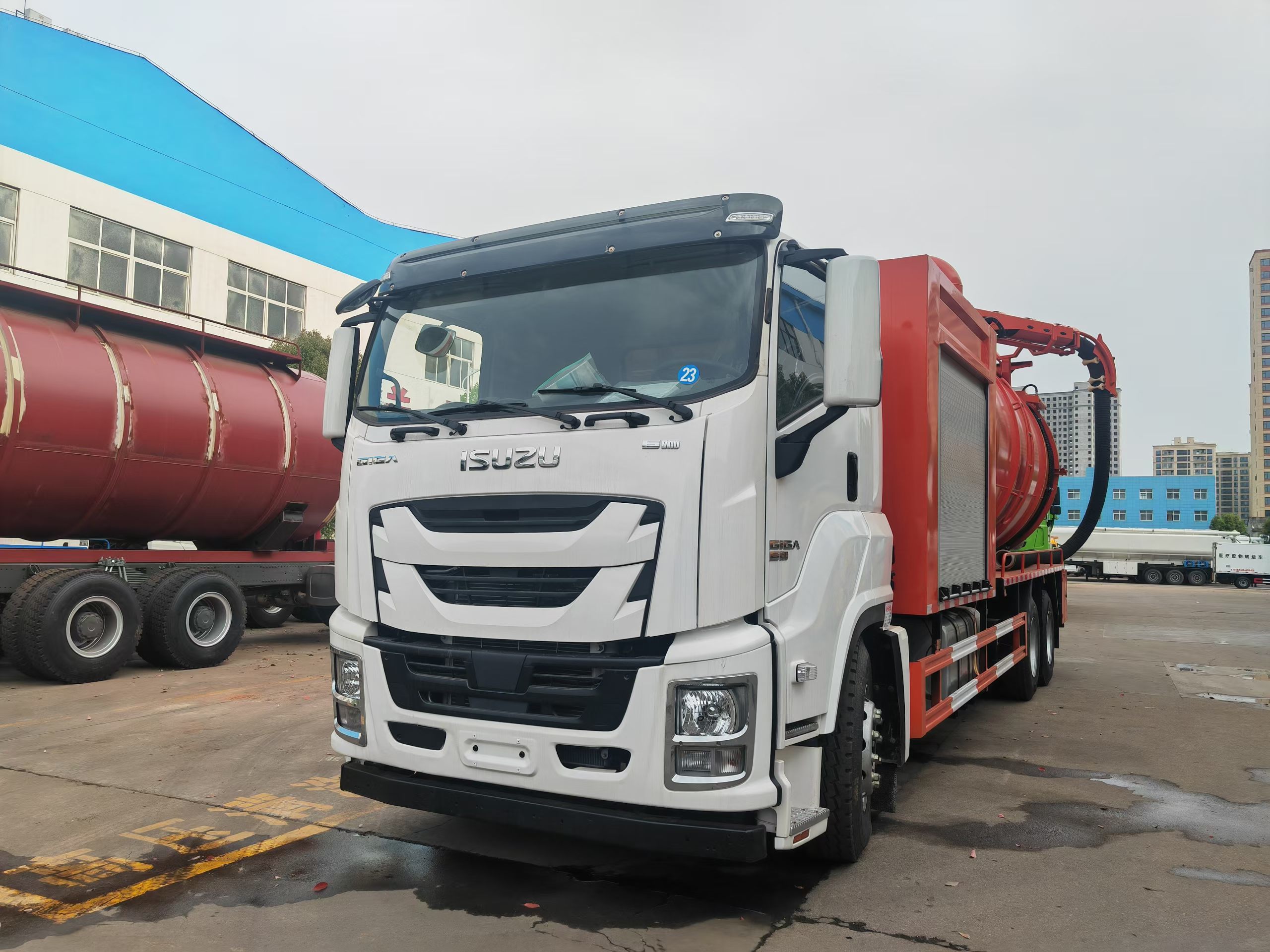 ISUZU GIGA (6x4) Heavy-Duty Vacuum Sewage Suction Truck