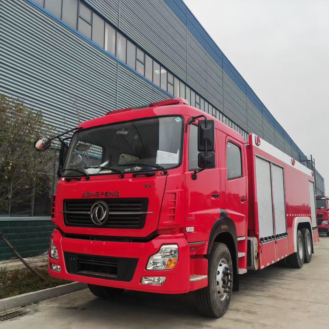 How to operate a Dongfeng fire truck?