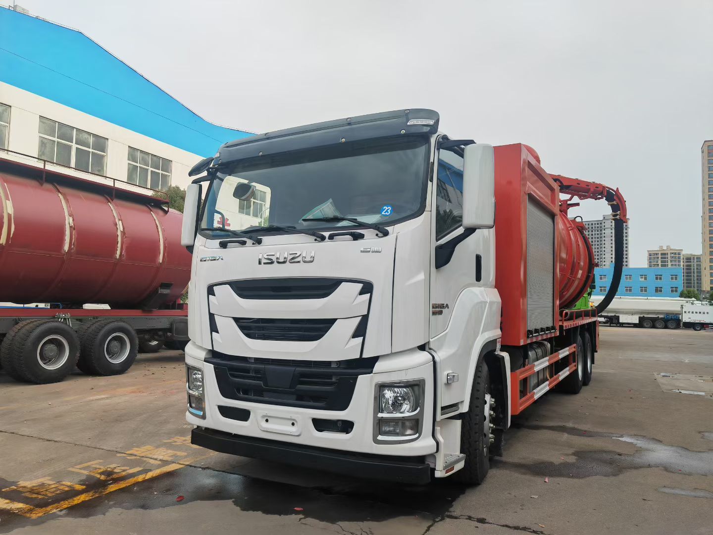 ISUZU Vacuum Sewage Suction Truck