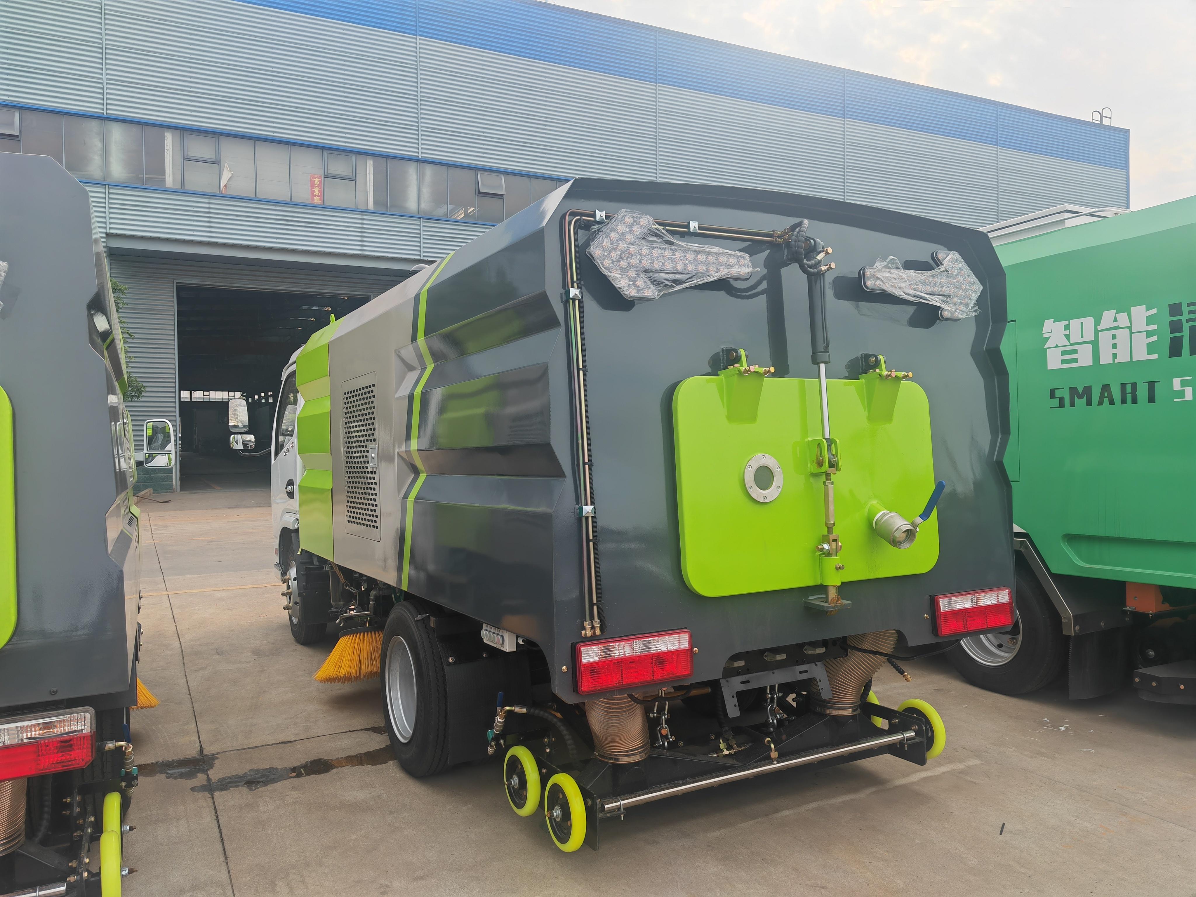 CLW Group Successfully Dispatches Dongfeng RHD Road Sweeper Trucks to Mombasa, Kenya
