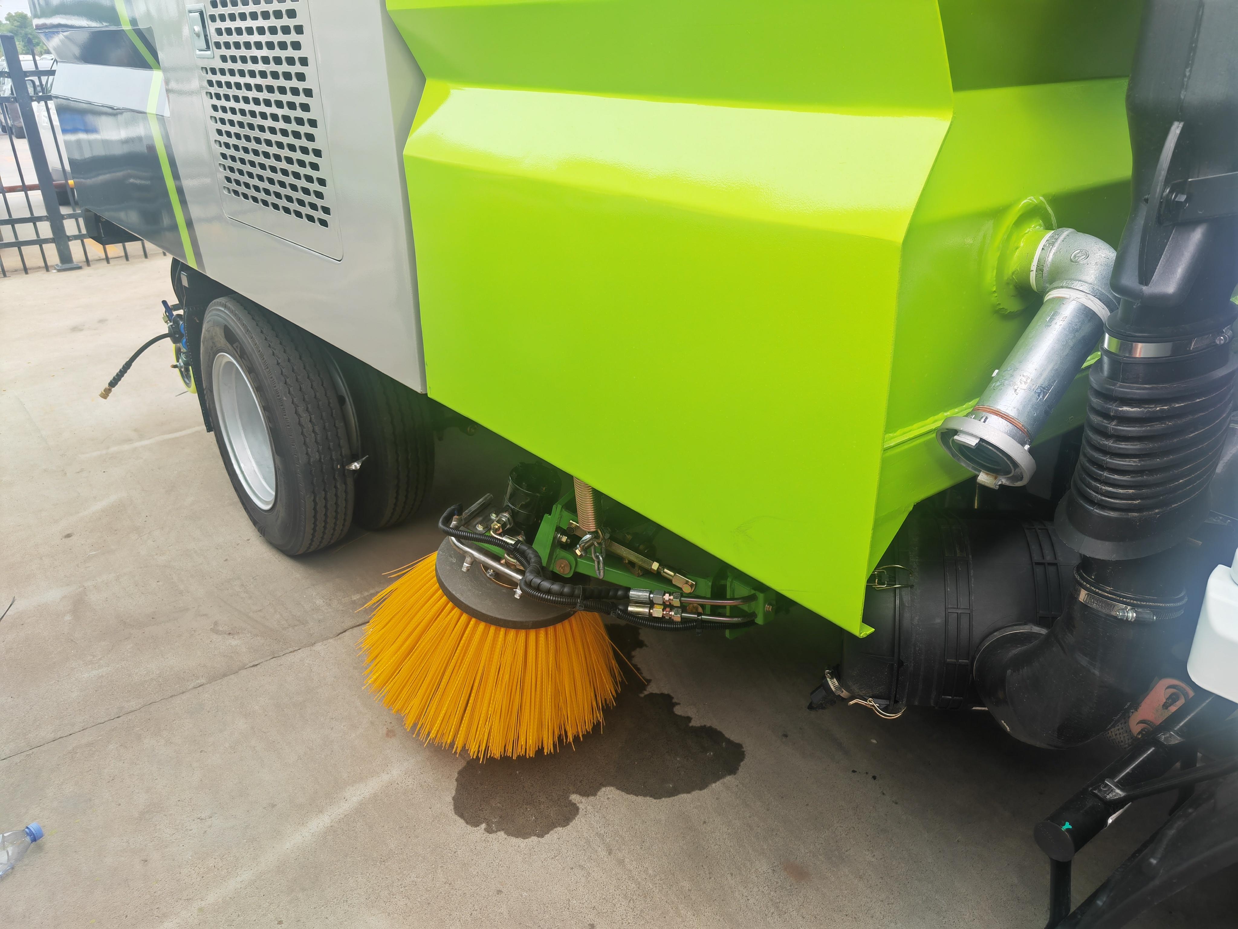 CLW Group Successfully Dispatches Dongfeng RHD Road Sweeper Trucks to Mombasa, Kenya