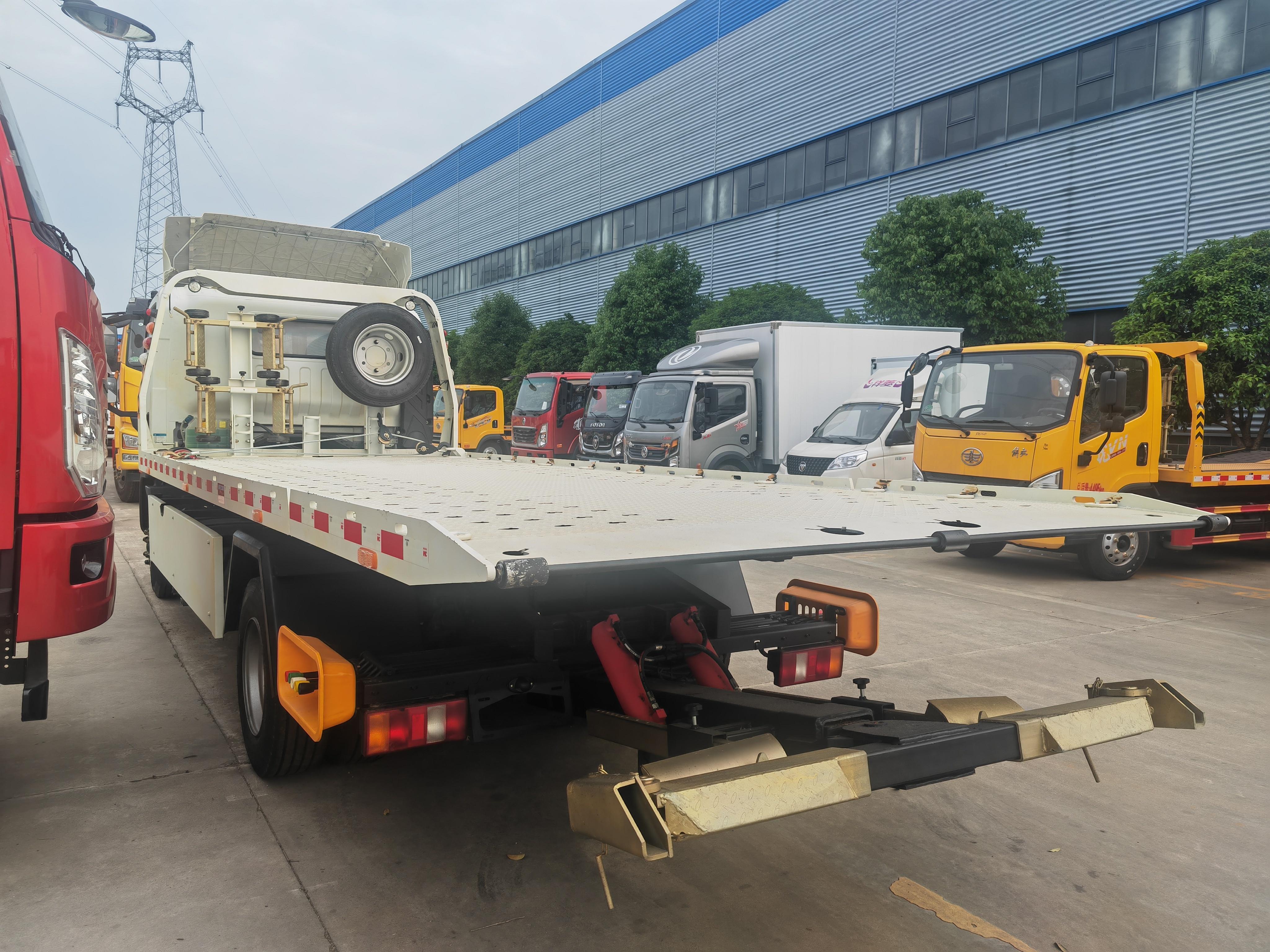HOWO Wrecker Truck
