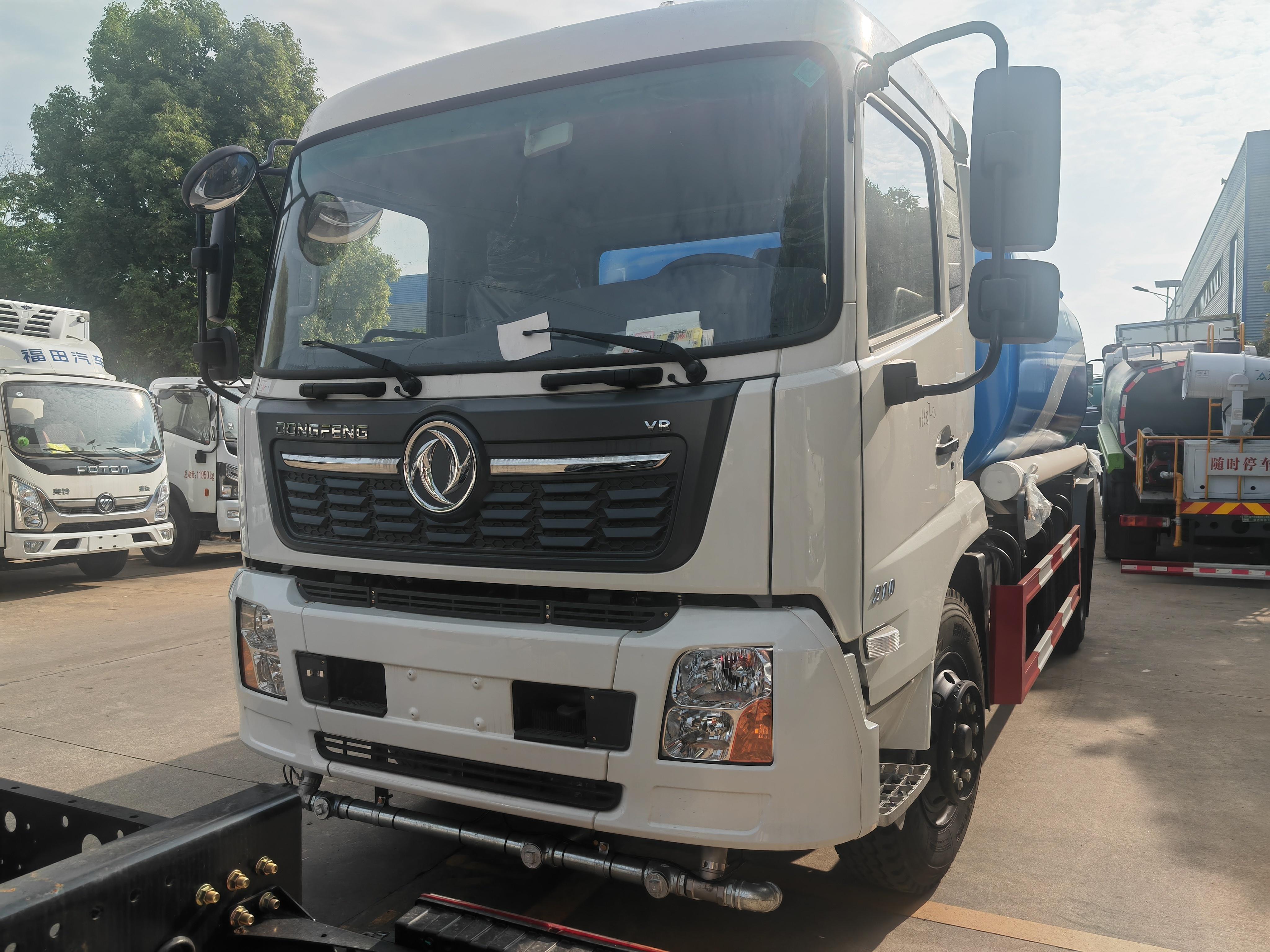 Dongfeng LHD 4x2 water truck exporter for Mexican market