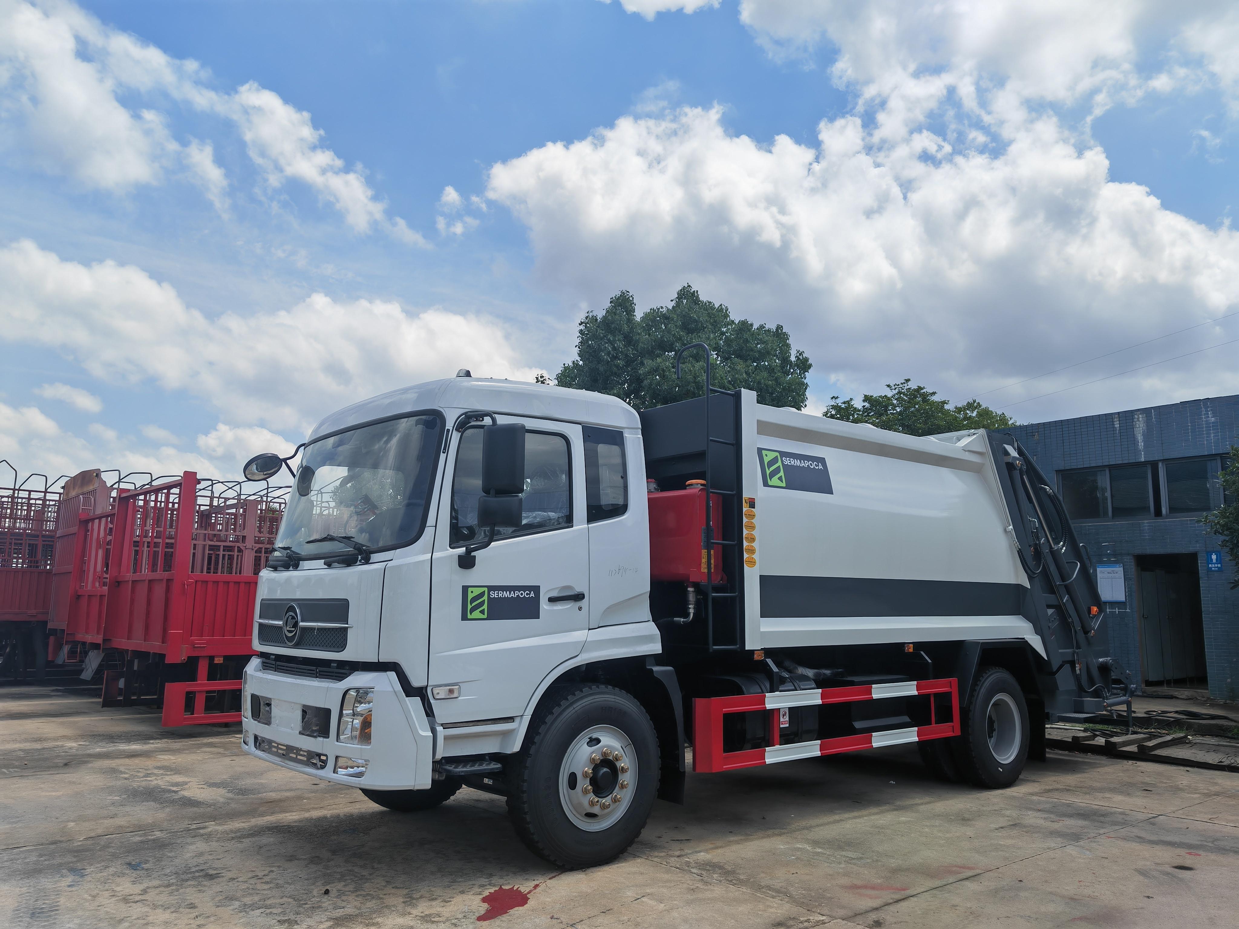 Side profile of CLW 4x2 refuse collector truck for municipal waste management in Latin America