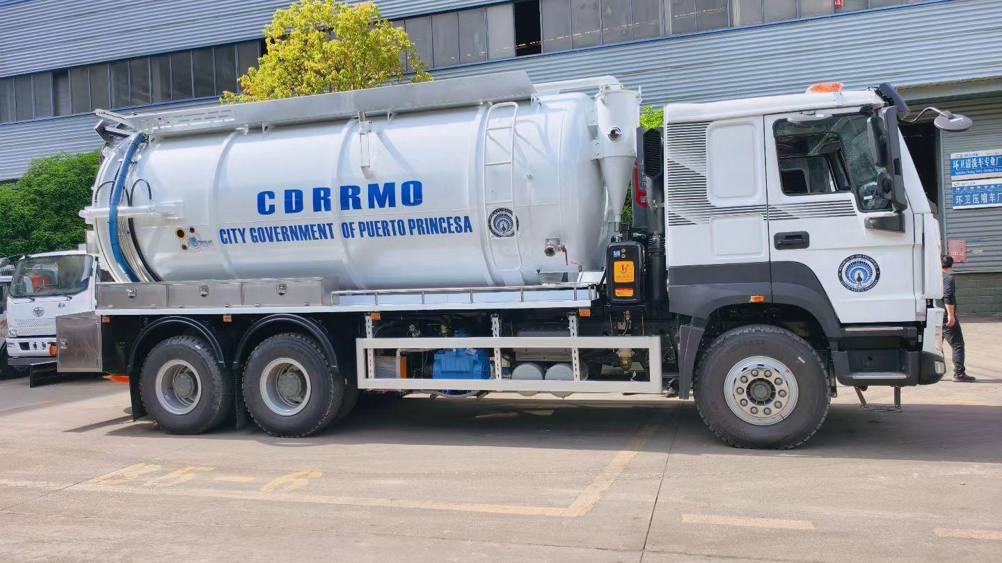 HOWO 6x4 vacuum fecal suction jetting truck side view for City Government of Puerto Princesa CDRRMO