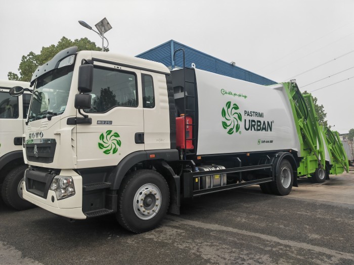 HOWO rear loader garbage compactor truck for municipal waste collection