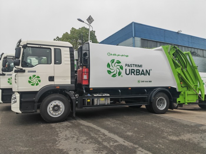 HOWO refuse collection vehicle for Kosovo municipal waste management