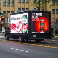 China Outdoor HD P4 Full Color 16 Feet LED Display Box For Advertising Truck for sale