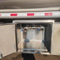 China HOWO Stainless Steel Milk Tanker Drinking Water Juice Milk Transport Milk Tanker Truck for sale