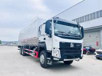 China HOWO Bulk Feed Truck Carbon Steel Feed Grain Truck For Feed Grain Delivery for sale