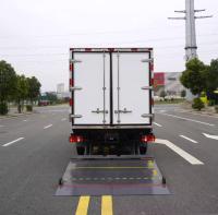 China HOWO Double Cabin Refrigerator Refrigerated Van Box Transport Food Cooling Cargo Truck With Tailgate for sale