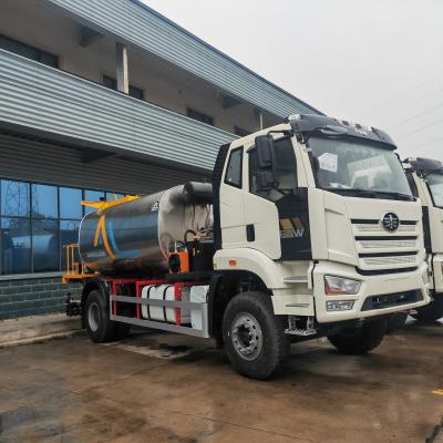 China FAW J6L 4x2 Bitumen Distributor 8000L Asphalt Sprayer Truck for Road Construction for sale