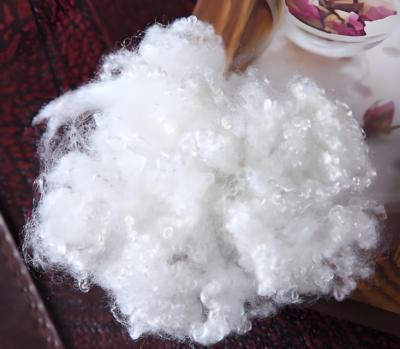 China 1.4D × 38mm Semi-Dull Round Recycled Polyester Staple Fiber for sale