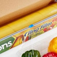 China Antistatic Clear Plastic Wrap Food Grade PVC Compostable Cling Wrap With Cutter for sale