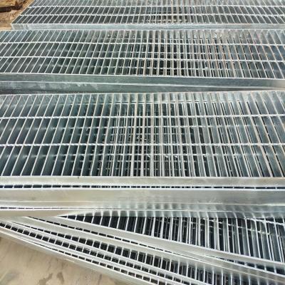 China Q235 Industrial Steel Grating Platform Serrated Metal Walkway Trench Grating Custom Size for sale