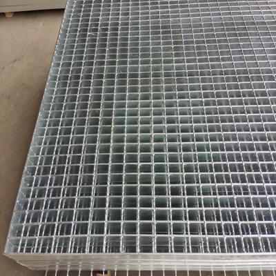 China Heavy Duty Steel Grating Drain Cover 30mm Pitch Hot Dip Galvanized Floor Platform Board for sale