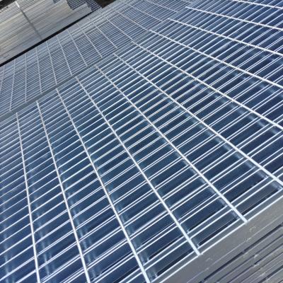China Hot Dipped Galvanized Steel Grating Heavy Duty Metal Grid Bearing Bar 6m x 1m for sale