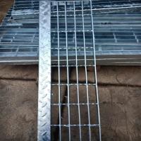 China Welded Metal Stair Tread Grating with Checker Plate Nosing 25x5mm Bearing Bar for sale