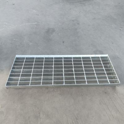 China Welded Metal Stair Tread Grating with Checker Plate Nosing 25x5mm Bearing Bar for sale
