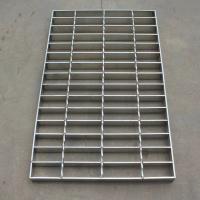 China Welded Metal Stair Tread Grating with Checker Plate Nosing 25x5mm Bearing Bar for sale
