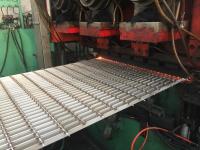 China Hot Dip Galvanized Steel Bar Grating Walkway Drainage Cover Platform Stair Treads 25x5mm for sale