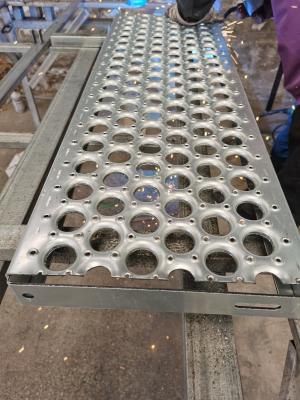 China 13 Gauge 5/8/10 Diamond Plank Grating 36