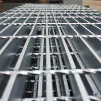 China Hot Dipped Galvanized Steel Grating Catwalk Canal Cover 30mm Center Spacing for sale