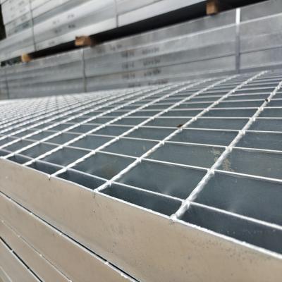China 19-W-4 Heavy Duty Steel Grating Trench Cover Hot Dip Galvanized Drain Grate 30mm Pitch for sale