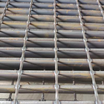China Heavy Duty Steel Grating Serrated Bearing Bar Grid Mesh 25x3mm Hot Dip Galvanized for sale